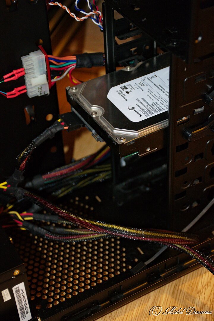 DIY raid from old PC tower / /Misc/Build_RAID_enclosure